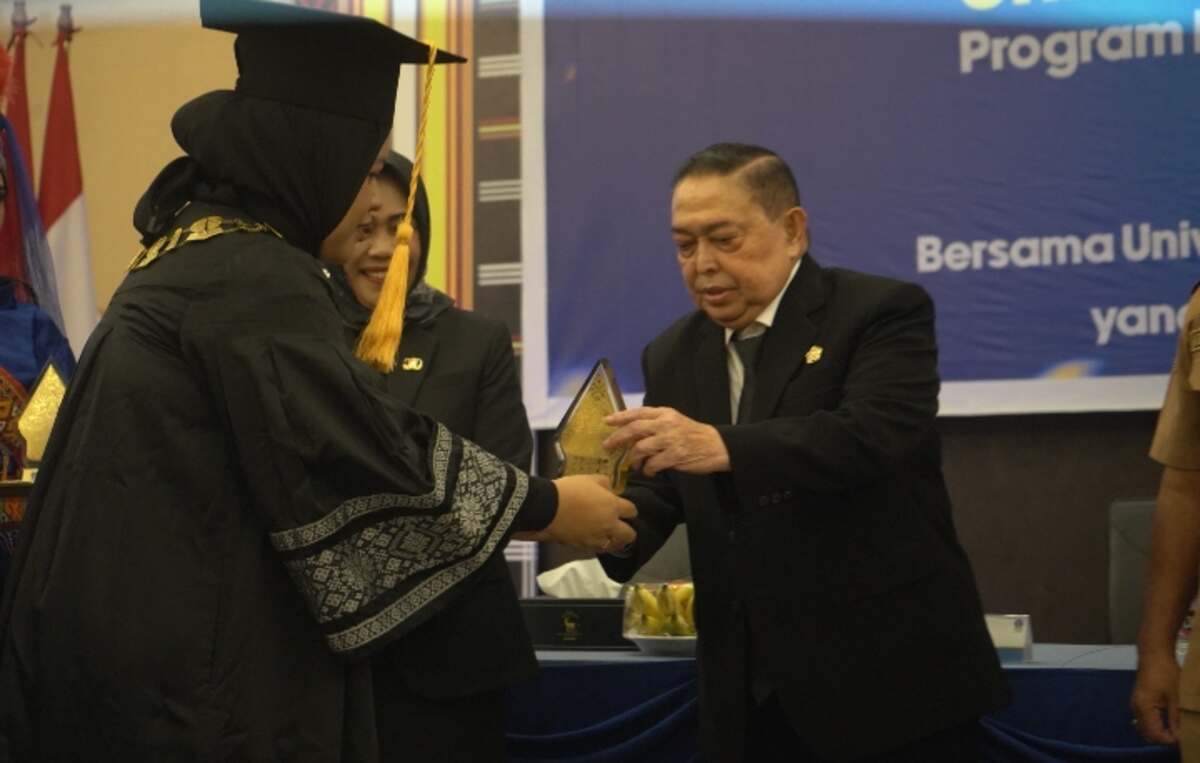 UT Majene Wisuda 490 Lulusan, Salim S. Mengga: Tantangan Nyata Ada di ...